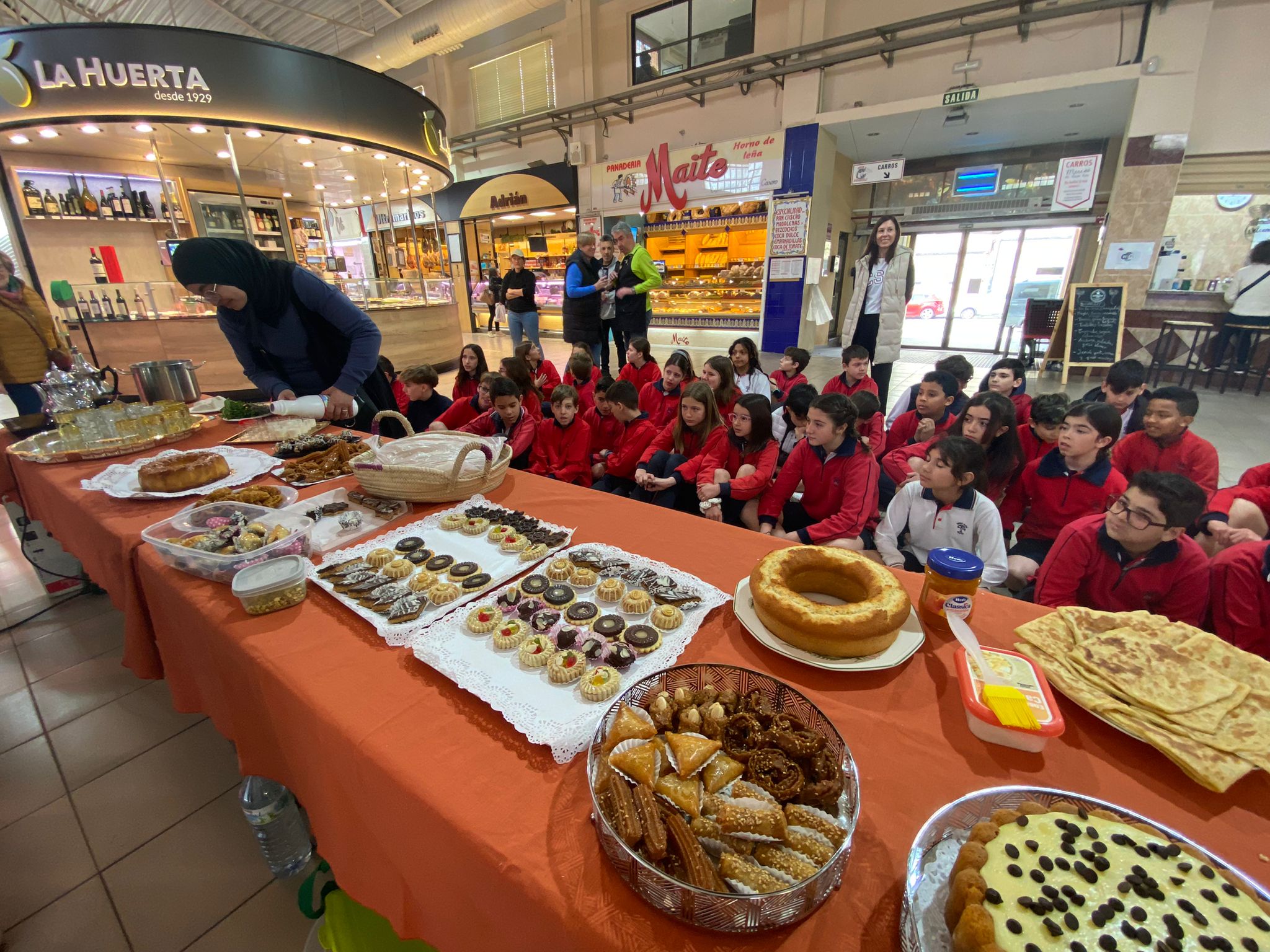 PROYECTO APS "DONA'M LA MÀ" - Col·legi Sant Roc Alcoi